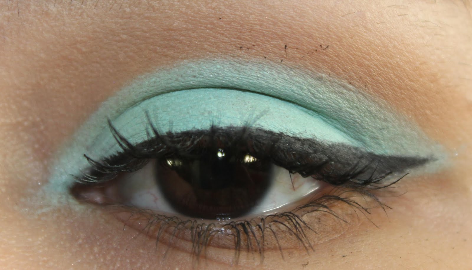 The Dark Side of Beauty: Review + FOTD: Illamasqua Bedaub Cream Pigment
