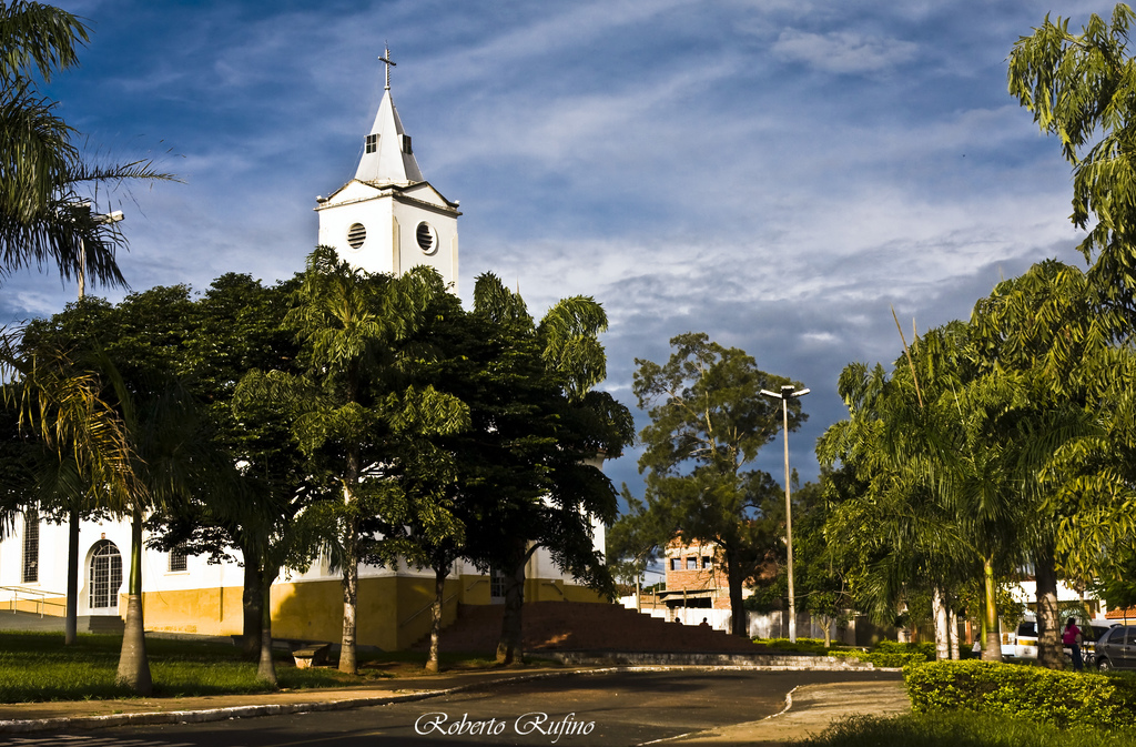 TEMPLOS RELIGIOSOS: ARAGUARI / MG