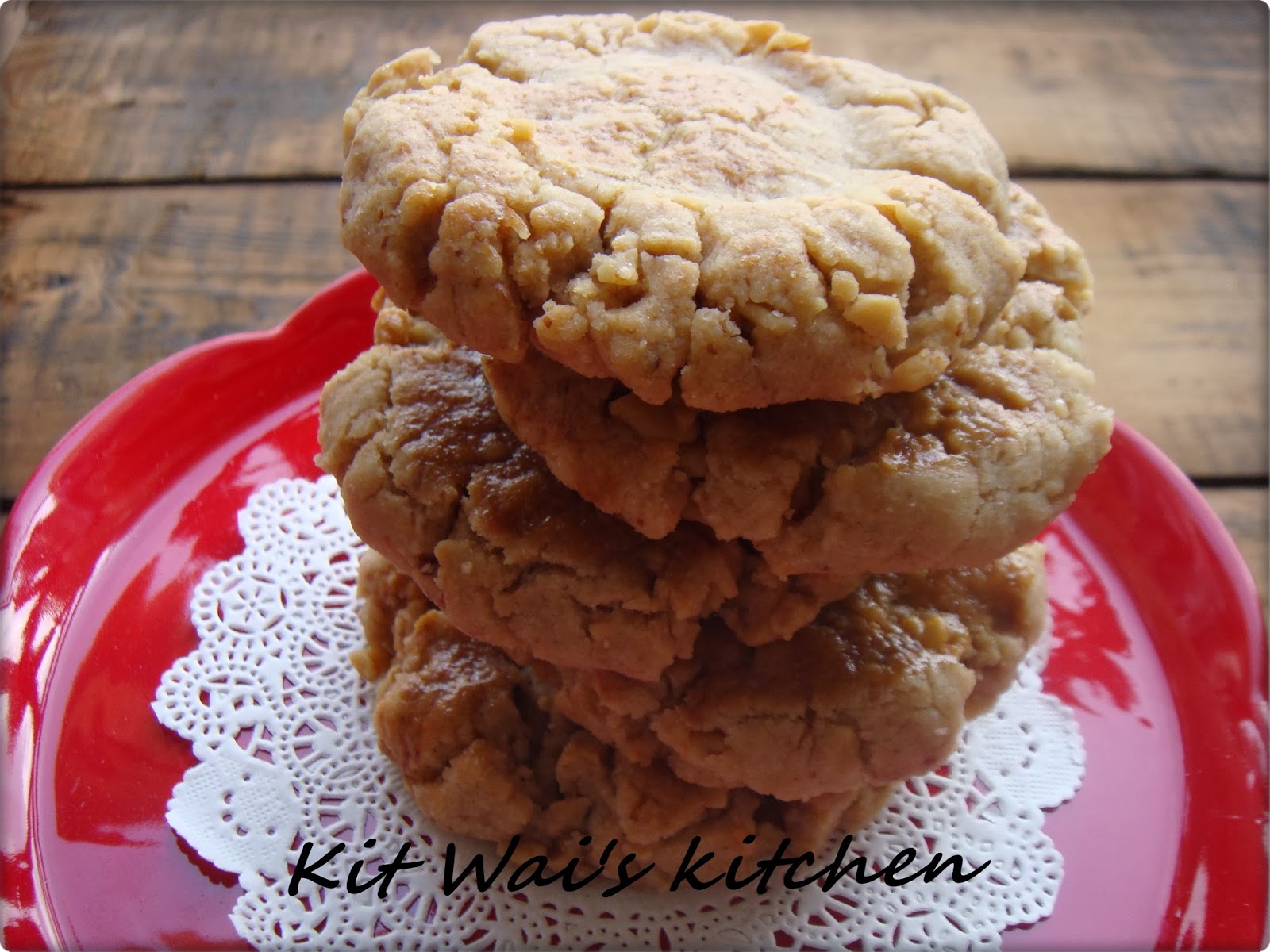 Kit Wai's kitchen : 传统核桃酥 ~ Traditional Chinese walnut cookies