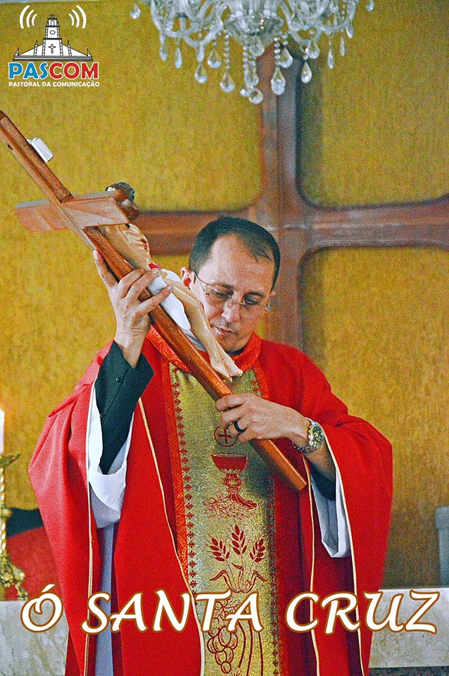 Paróquia de São Paulo Apostolo de Sobral: Adoração da Santa Cruz é um ...