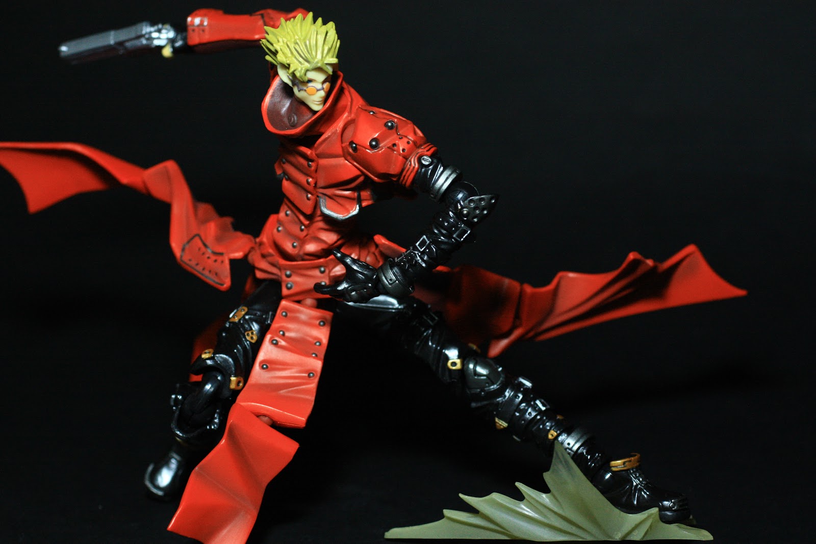 Firestarter's Blog: Toy Review: Revoltech Vash The Stampede