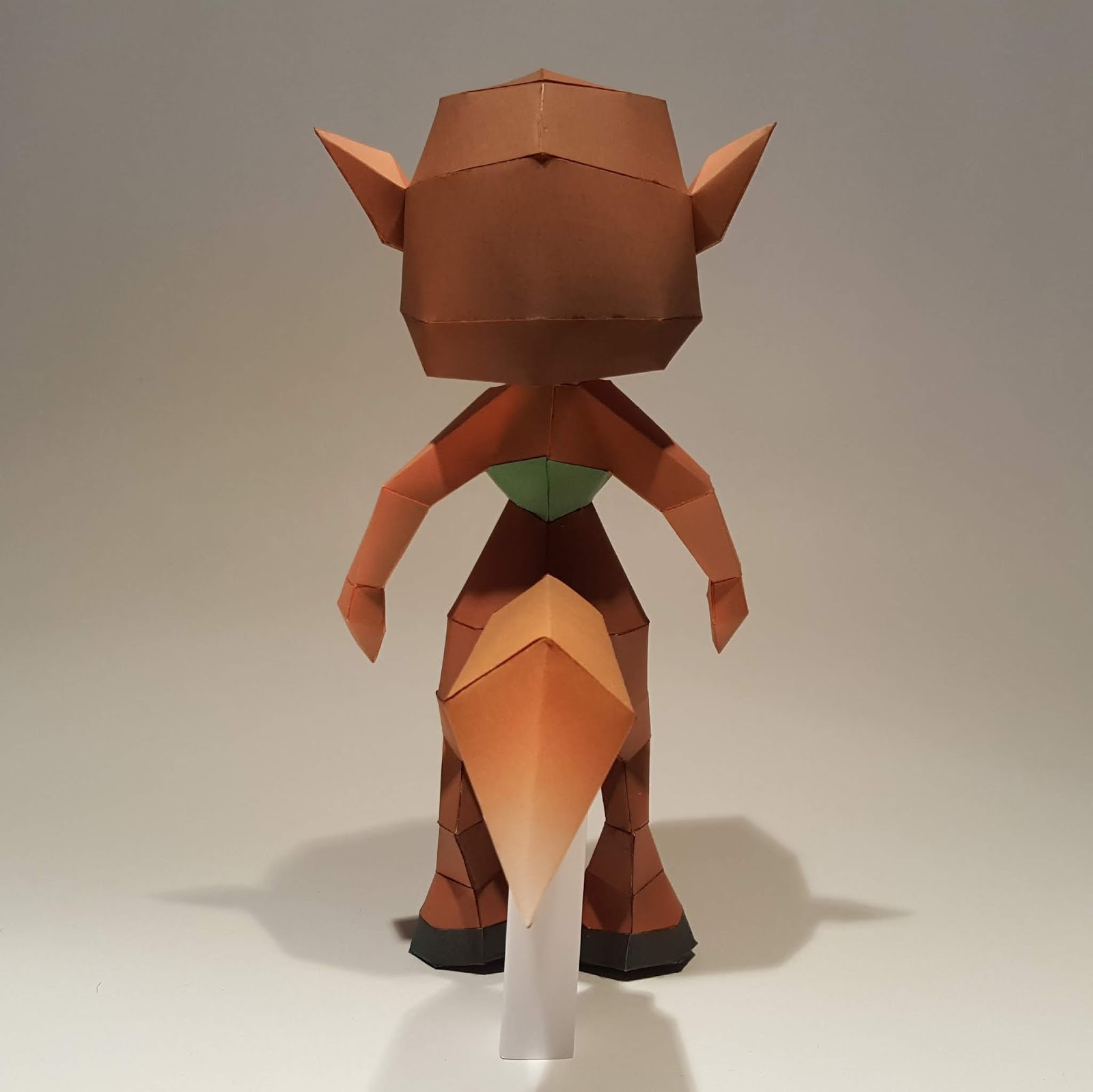 Spyro Papercraft: Elora
