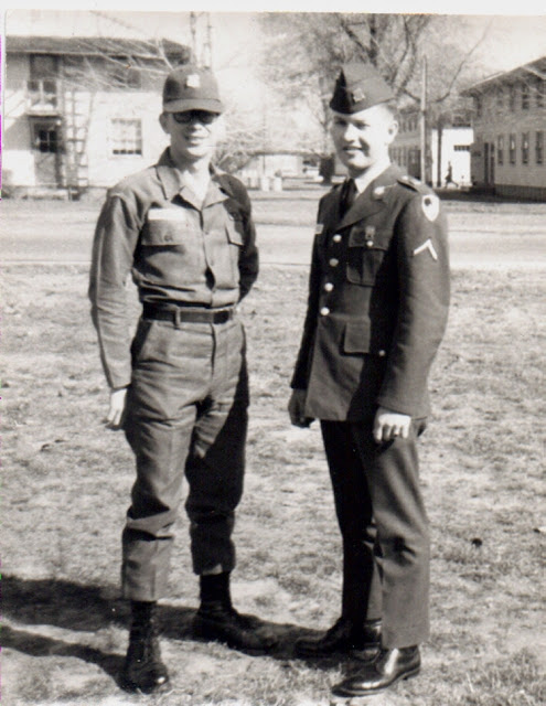 Underdog's Utterings: Army Changes Uniform Again