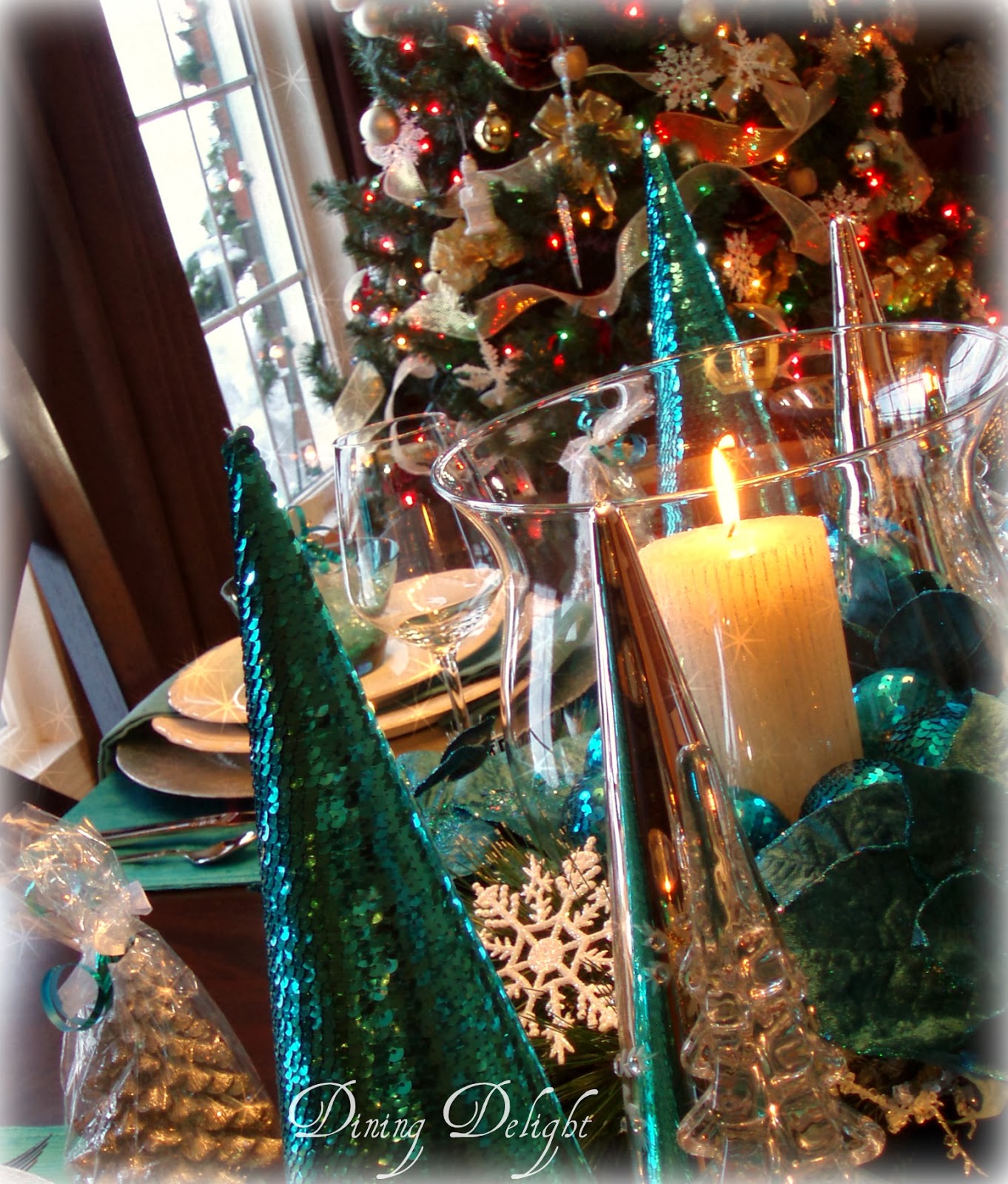 Dining Delight: Christmas in Teal Blue