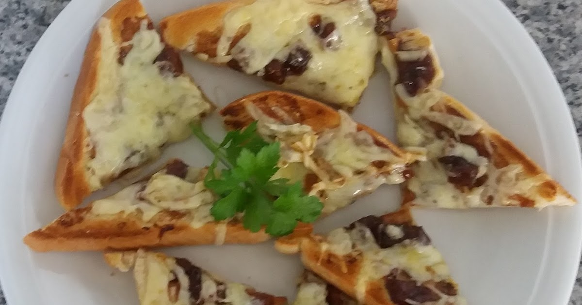 Dinner with Zelda Manners: CHEESE AND PICKLE TOASTED TRIANGLES