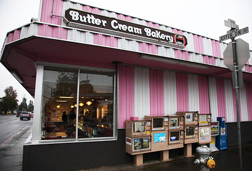 Mid-Century Living: The Butter Cream Bakery