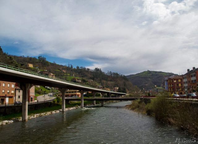 J.L.Gorria: El Entrego (Asturias)