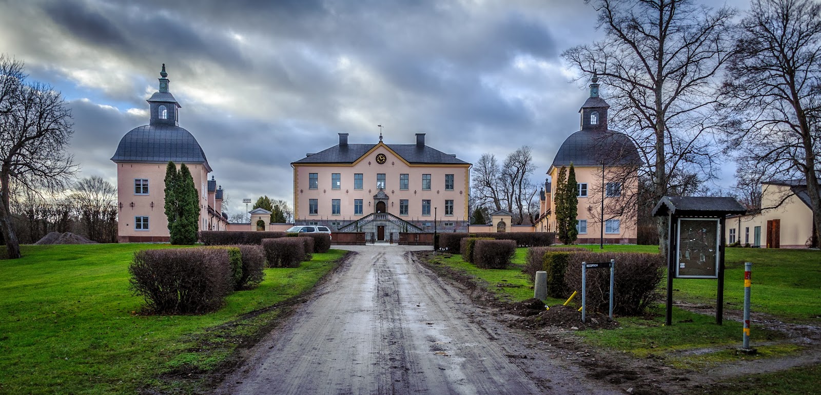 blogg: Hässelby Slott och en liten bäck