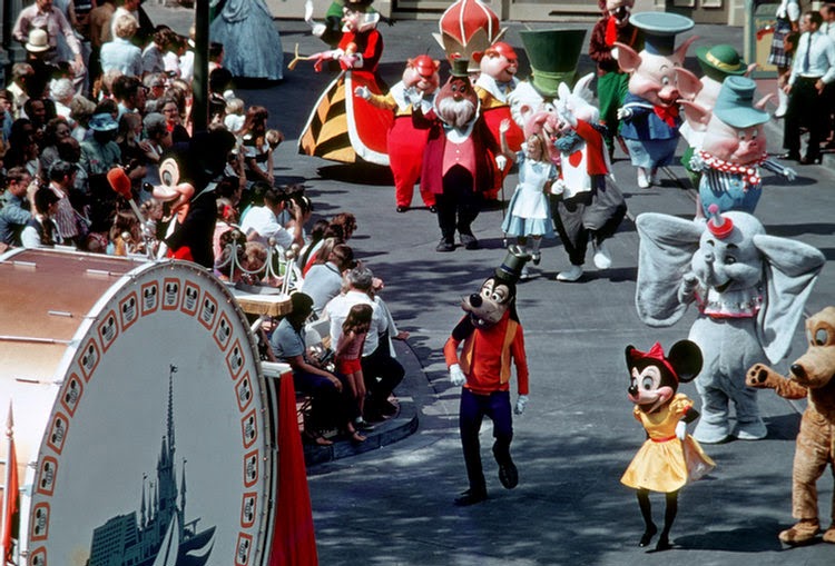 Disney Avenue: The Walt Disney World Opening Day Parade - 1971