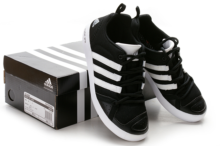 SneakerAdiBox: Adidas Sand Beach (Black & White)