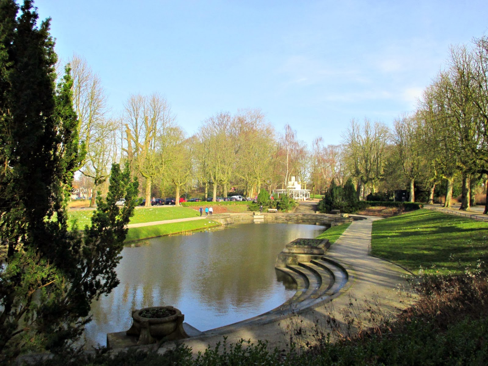 Stormblast1953: Het Noorderplantsoen in Groningen op een Zondagochtend.