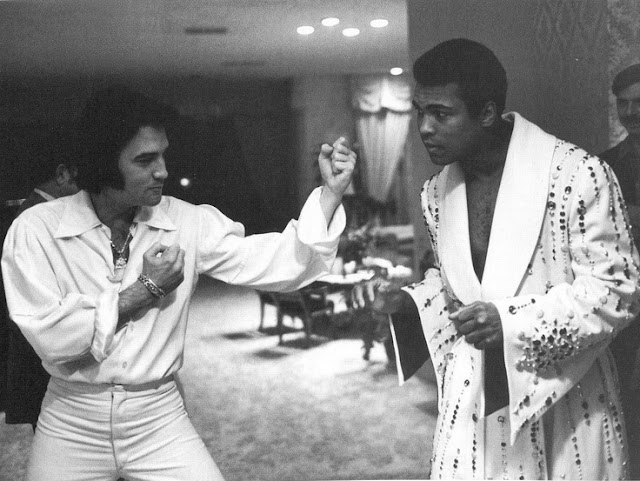 14 Interesting Vintage Photographs of Muhammad Ali Hanging Out With His ...
