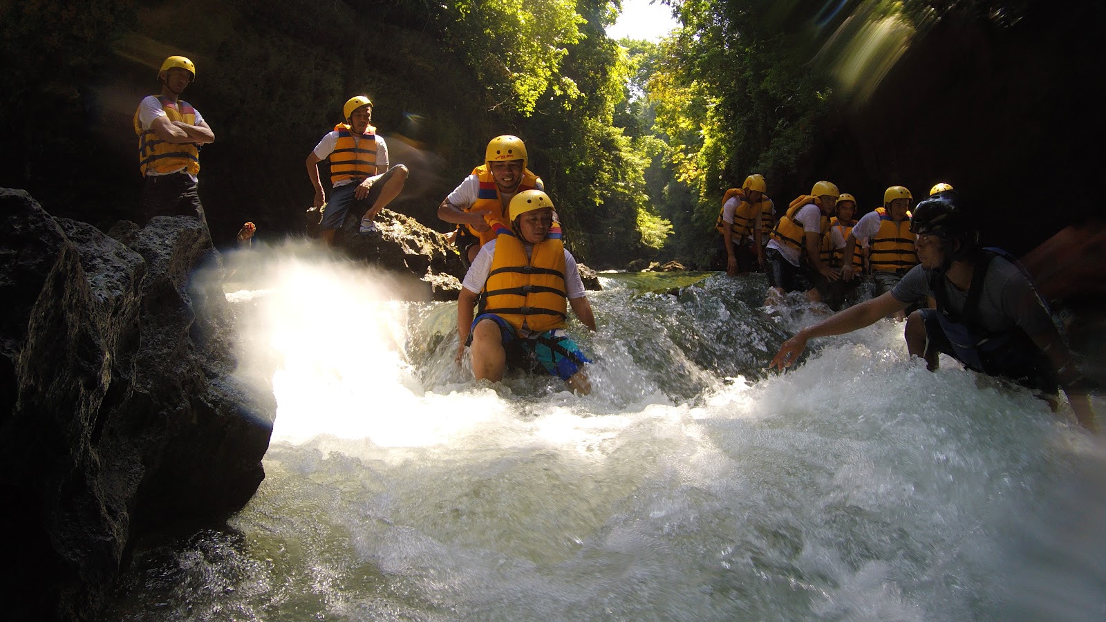 Paket full Body Rafting Green Canyon Pangandaran 2022 - Official Guha ...