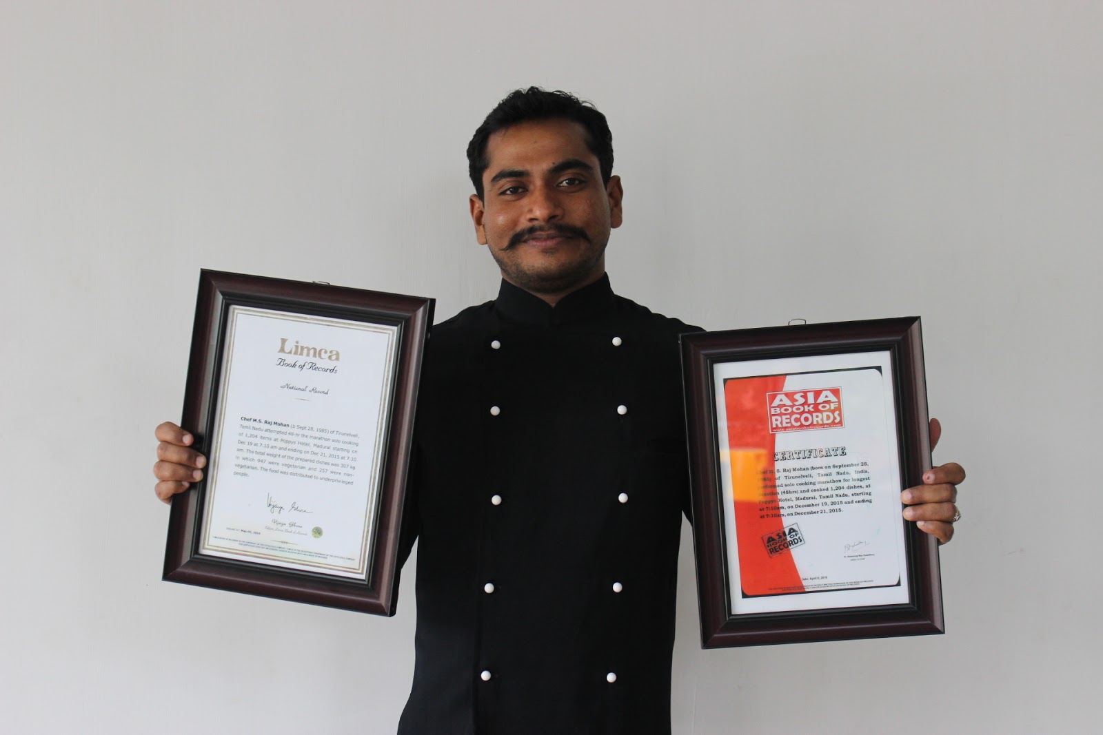 Chef Raj Mohan: Chef M.S.Rajmohan holding the Limca Book of Records ...