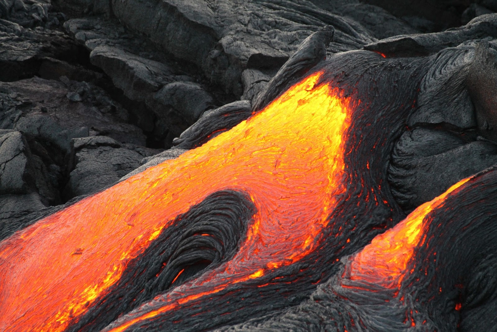 What happens when molten Lava meets sea water - shock wave - Shock wave
