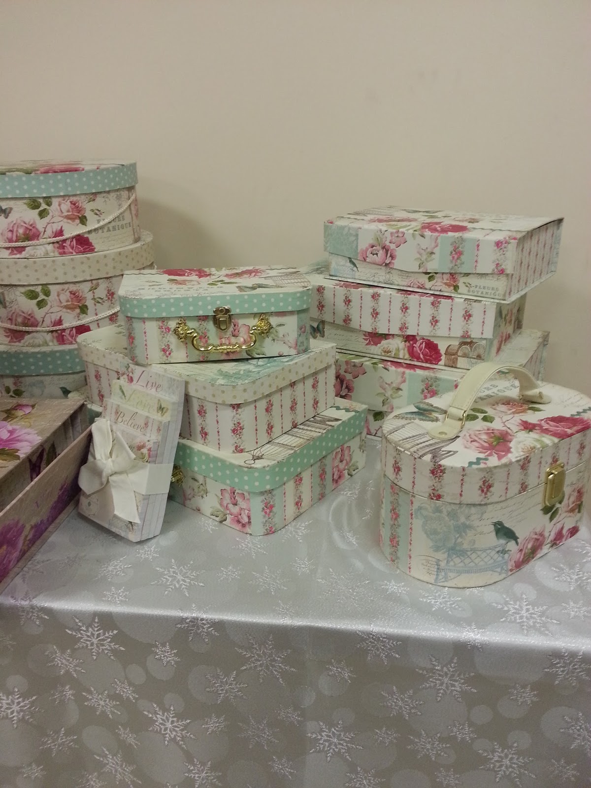 Wedding Ideas: Tri-Coastal Colourful Boxes