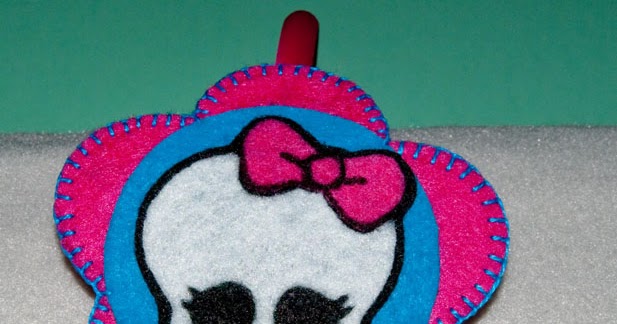 Con Fieltro y Compañía: ¿ Monster High o Hello Kitty