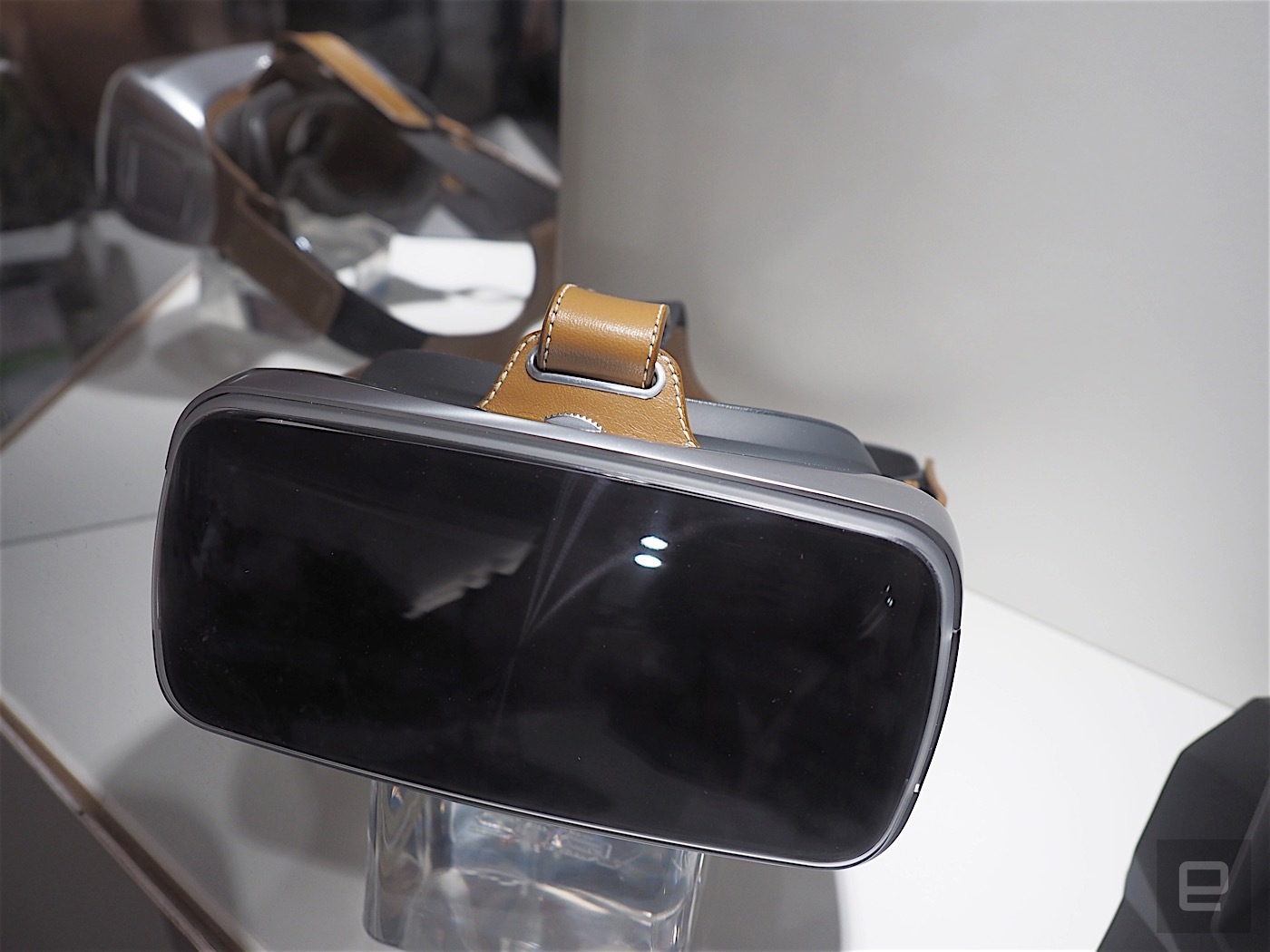 LandoTech Reviews: First look at ASUS' me-too VR headset