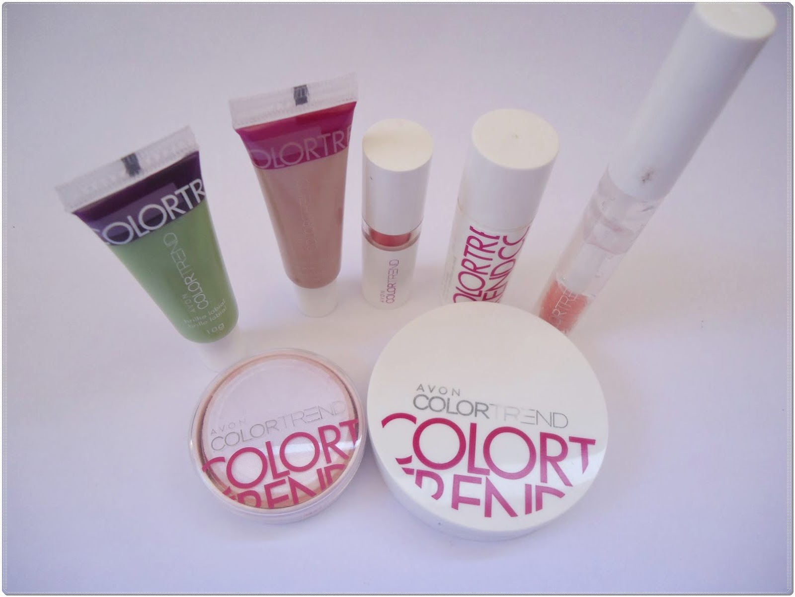 Além dos Pincéis: Resenha - Pó Avon Color Trend