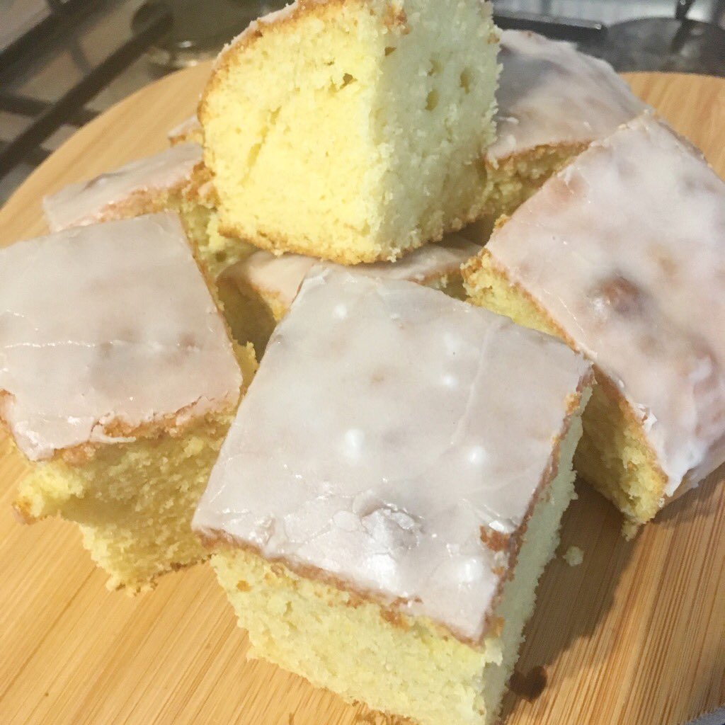 Simple Sponge Cake With Caramel Icing Recipe | Food and Other Loves