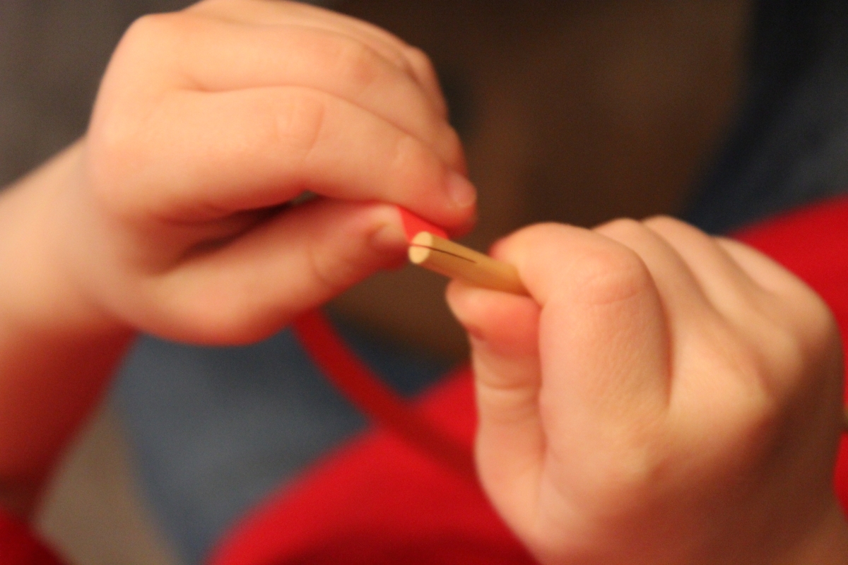 Raising Creative Hearts: Handmade Paper Curls