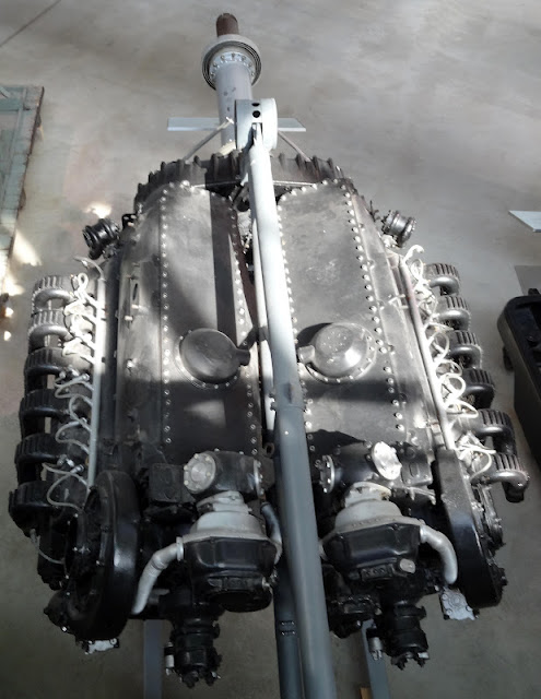 Plastic Models on the Internet: Engine walkaround vol.1: Daimler-Benz DB610