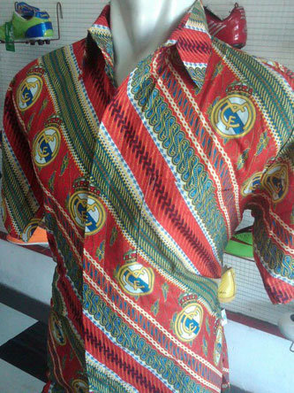 Batik Indonesia: Batik Bola Buatan Indonesia