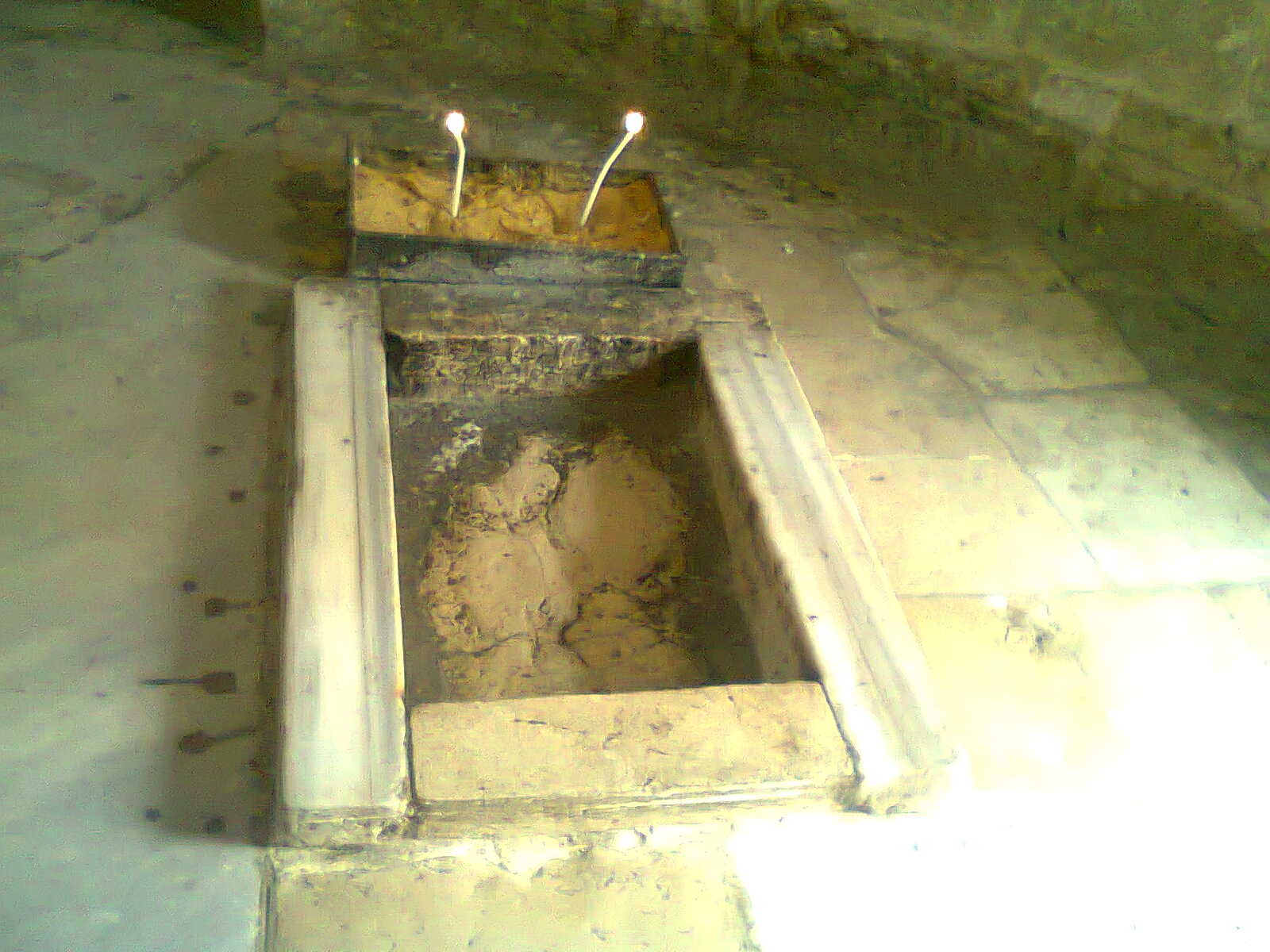 Elena Sidletchi: Locuri Sfinte