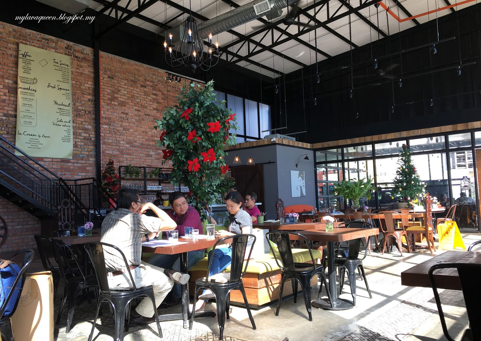 SIS & CO. @ KAMPUNG KAYU ARA - Lava Queen