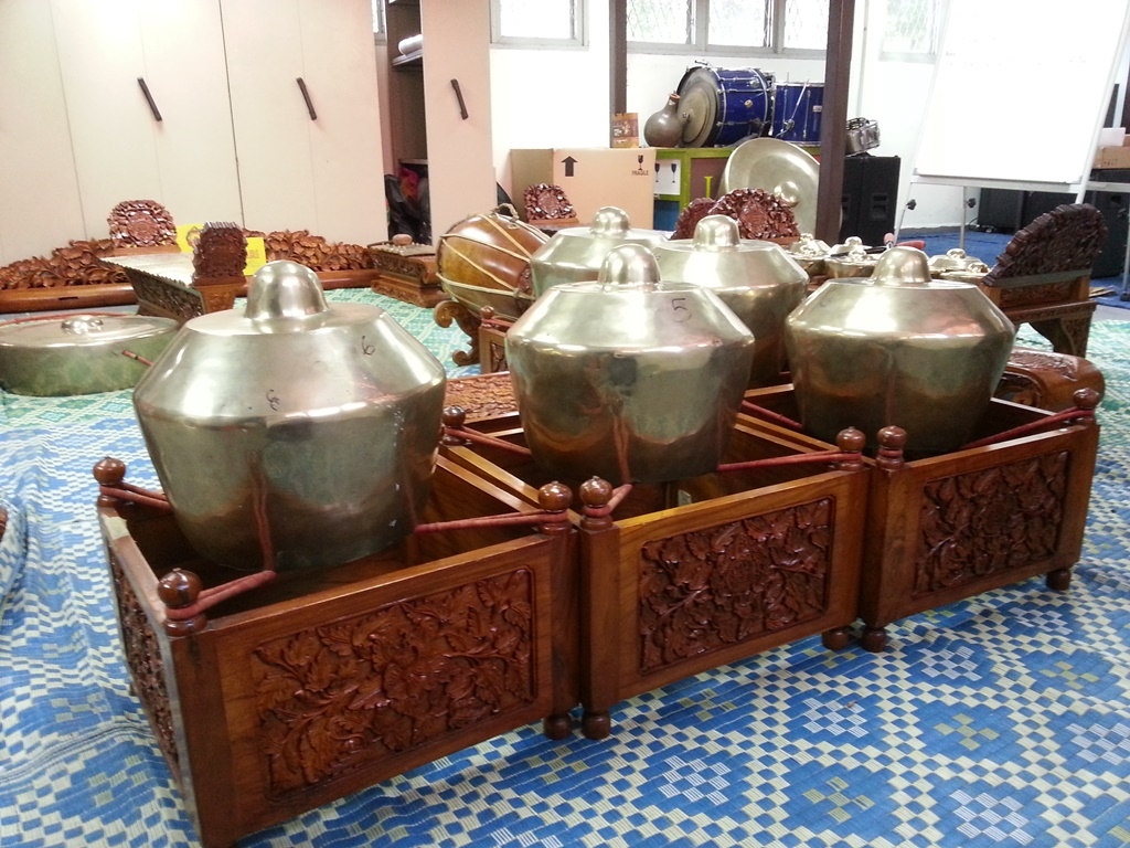 Instrumen ~ SENI GAMELAN MELAYU