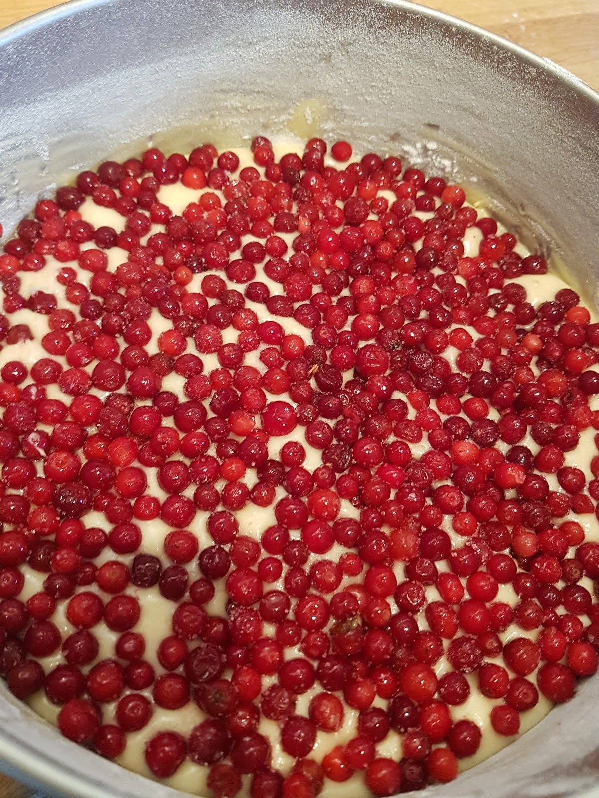 en kaka till: Saftig Lingonkaka med Vaniljfyllning