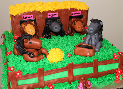 Delana's Cakes: Horse Stables Cake