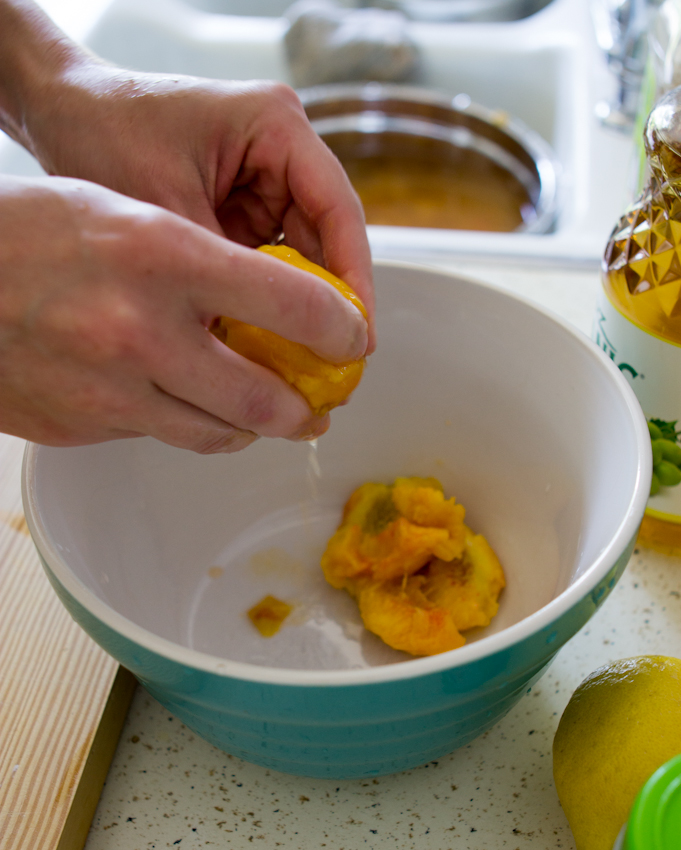 Step-By-Step: Peeling Peaches | Sustainable Diet