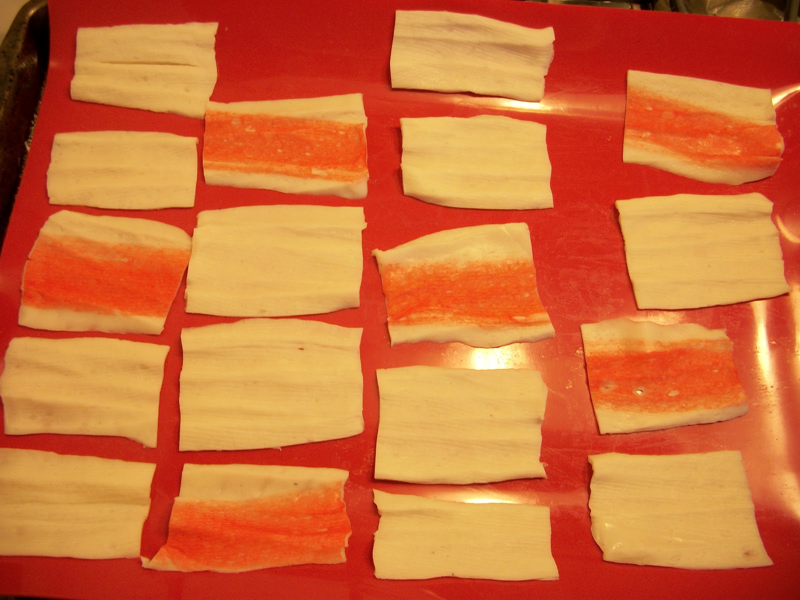 Cooking with love ! : Cipsuri de surimi ( Surimi baked cips )