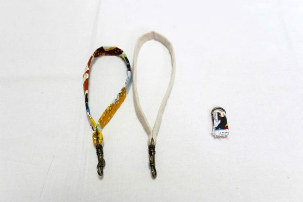 A small bag with hand strap Picture Tutorial ~ DIY Tutorial Ideas!