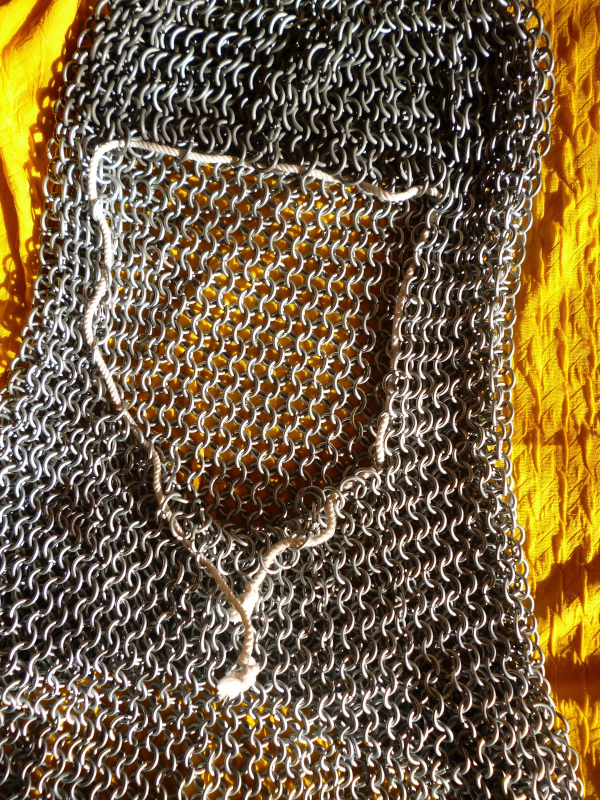 Buskador's LARP: On armour - chainmail coif - adding the mantle of the coif