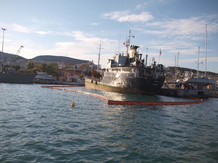 Άσκηση για την αντιμετώπιση περιστατικών θαλάσσιας ρύπανσης σε Πετρα ...