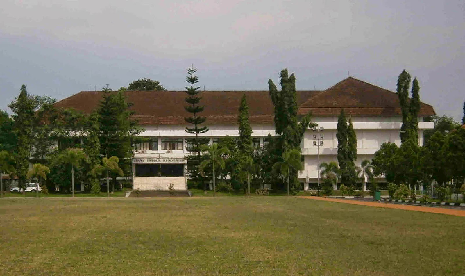 Donald Isaac Pandjaitan: Foto - Gedung D.I. Pandjaitan - Seskoad Bandung