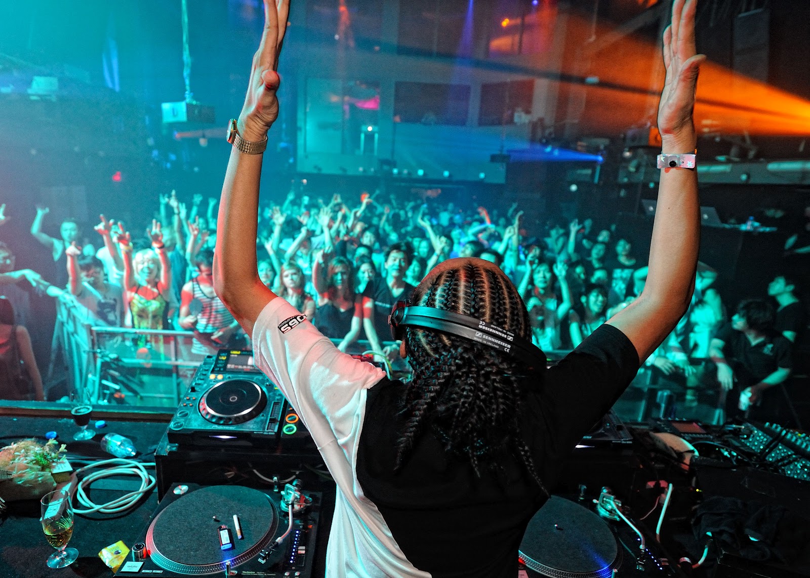 REAL LiFE of DJ AKi: DJAKi が 遂に Fuji Rockに出演決定！