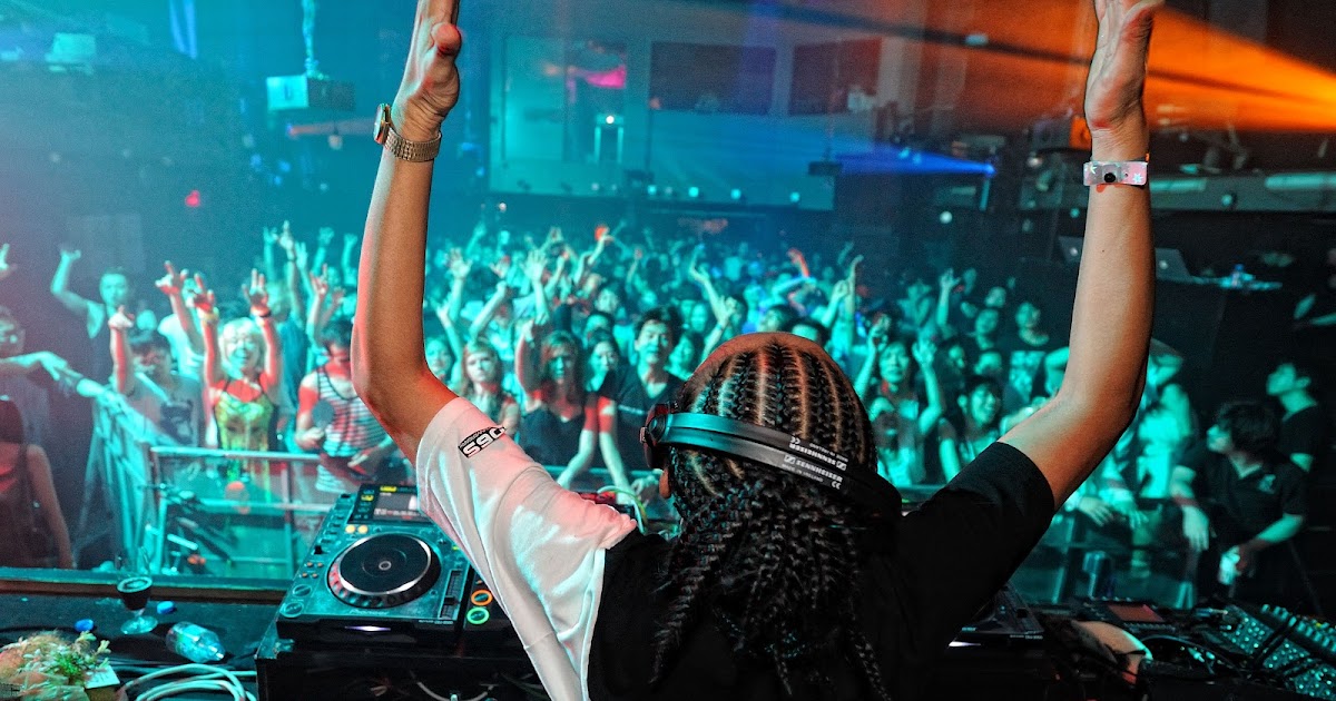 REAL LiFE of DJ AKi: DJAKi が 遂に Fuji Rockに出演決定！