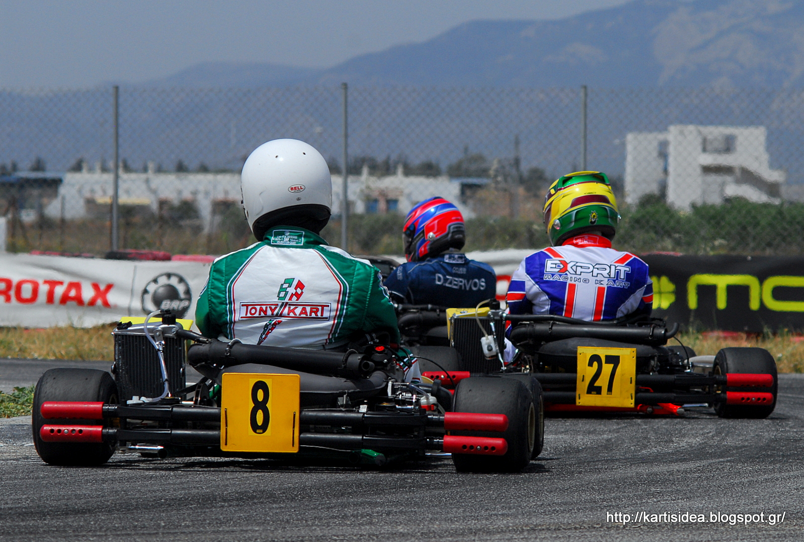 karting.gr.blogspot.com: Tο karting 'πληρώνει' την ασχετοσύνη των άφυλλων!