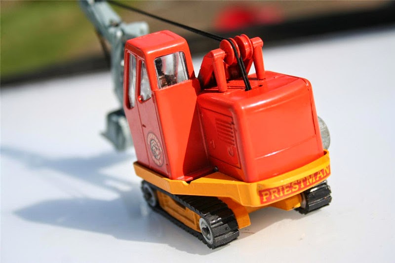 Studio Pluche: Corgi Priestman