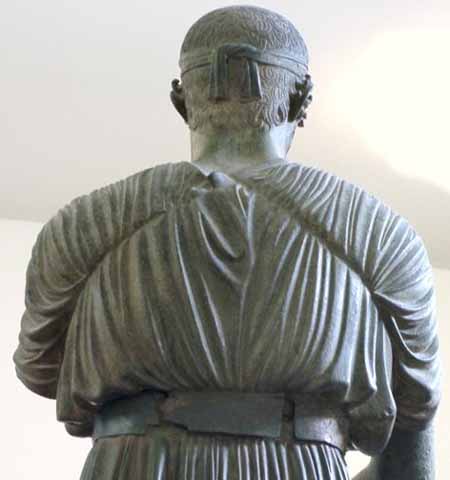 Pura Kastigá: EL AURIGA DE DELFOS.- LA BELLEZA DEL ESTILO SEVERO.