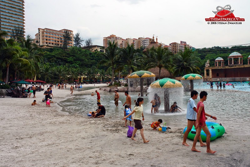 ASIAN FAMOUS THEME PARK: Sunway Lagoon, Malaysia