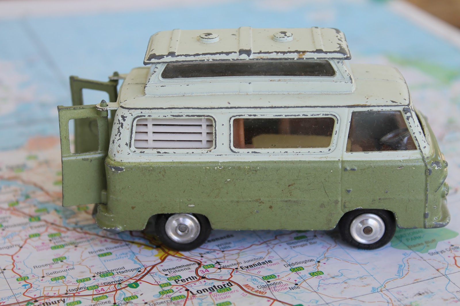 Toys with character for Christmas - The Shady Baker