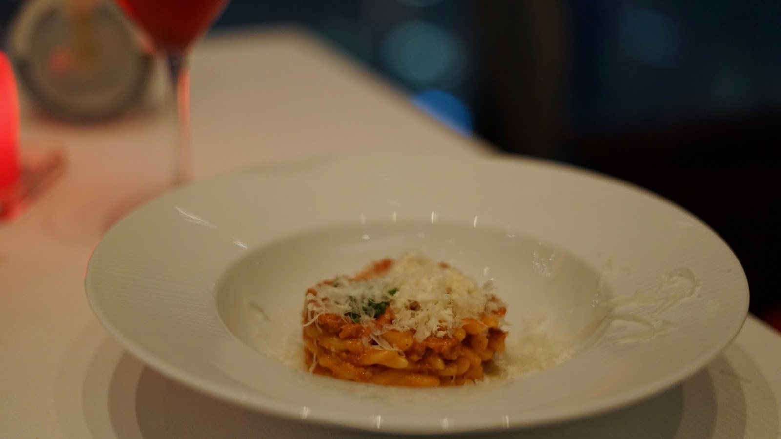 FoodMeUpScotty: Tosca at the Ritz Carlton - where everybody knows your name