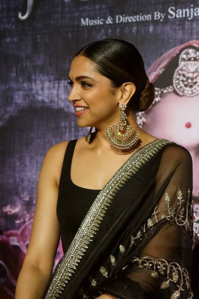 Deepika Padukone Padmavati Movie 3D Trailer Launch Hot Photos ...