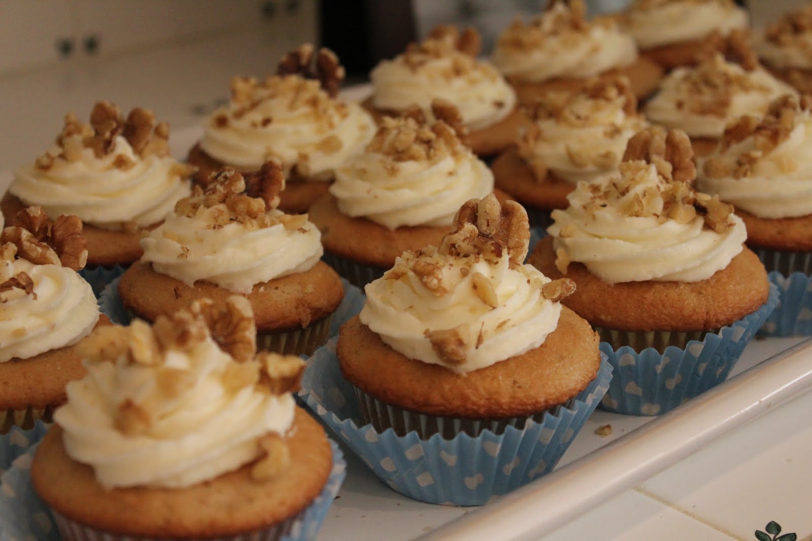 Busy Bee Lane: Mixed Nut Cupcakes