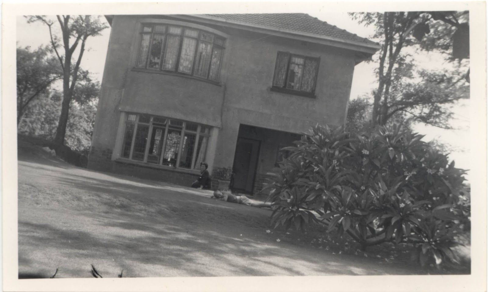 Tall Tales of a Family: Researching with interviews and photographs.