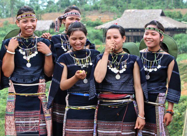 FolkCostume&Embroidery: Introduction to some of the folk costumes of ...